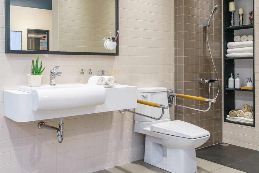 Four Senior Bathroom Safety Features in Snellville GA Memory Care
