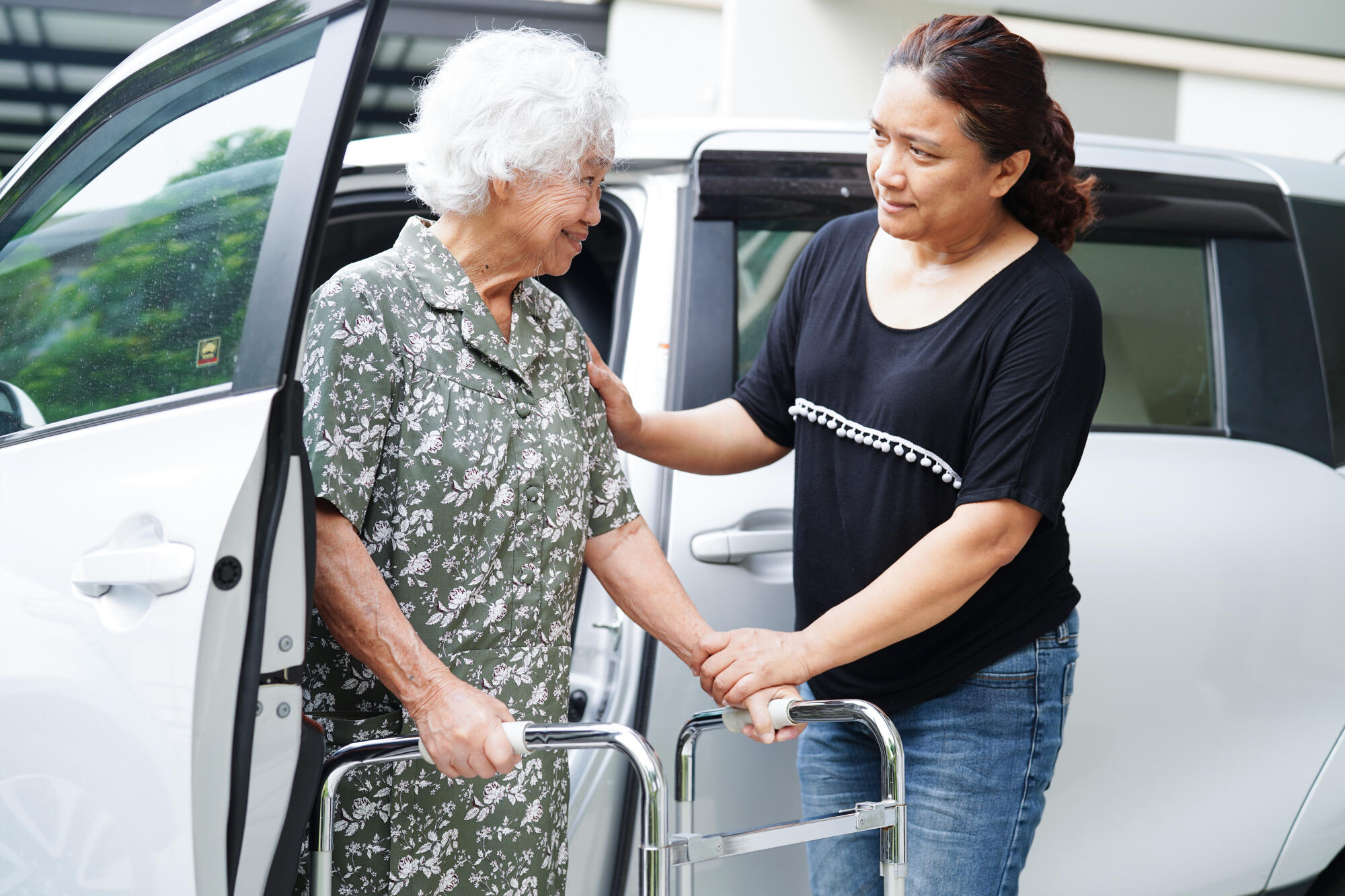 How Connections Transportation Supports Seniors